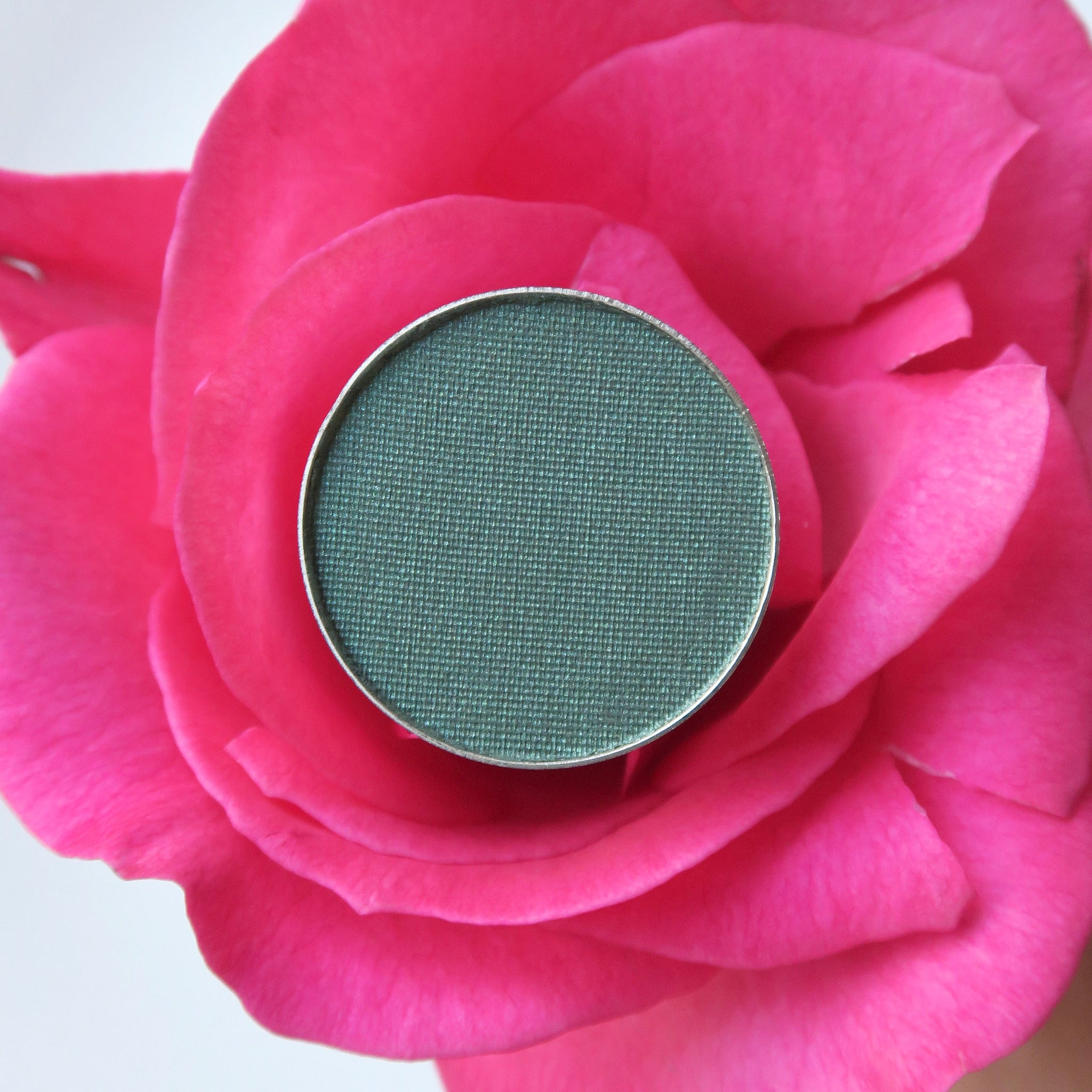 Eileen • Pressed Eyeshadow Pigment – Root